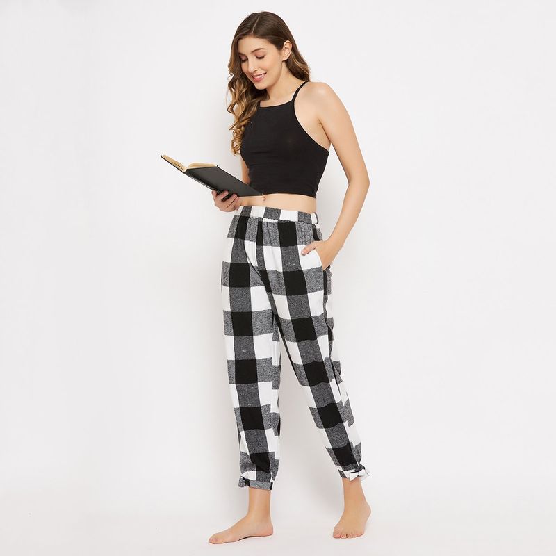 Clovia Classic Checks Pajamas in Black Cotswool: Buy Clovia Classic ...