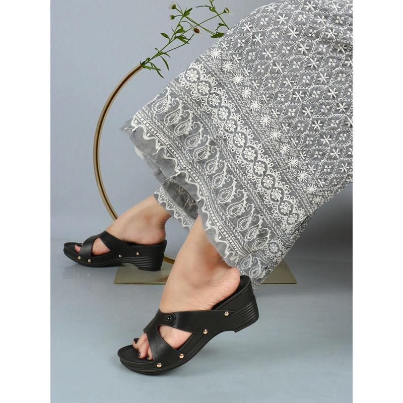 Buy Iconics Women Black Slip-On Round Toe Wedges Online