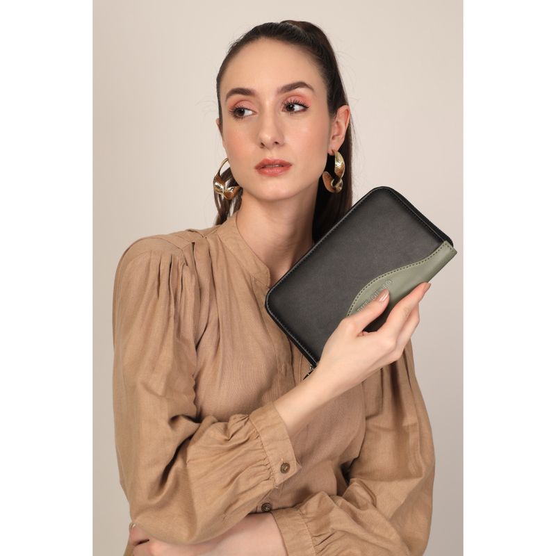 Buy THE GUSTO Beyond Wallet - Grey Online