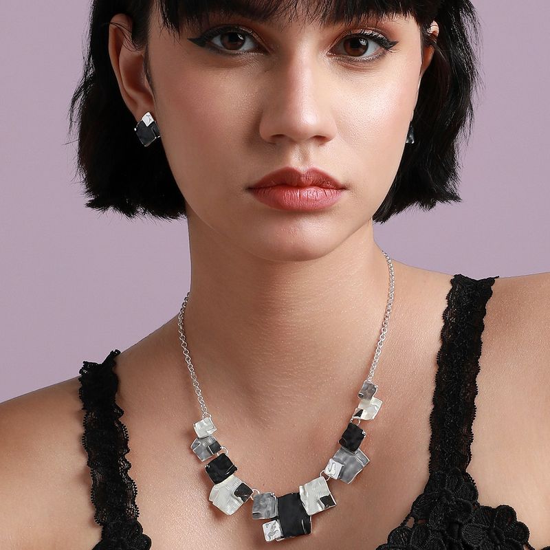 Buy SOHI Women Black & Silver Textured Square Jewellery Set Online