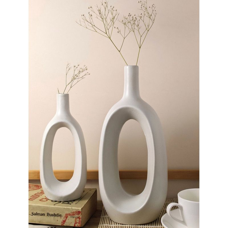Buy PUREZENTO Keiko Vase In Color White Online