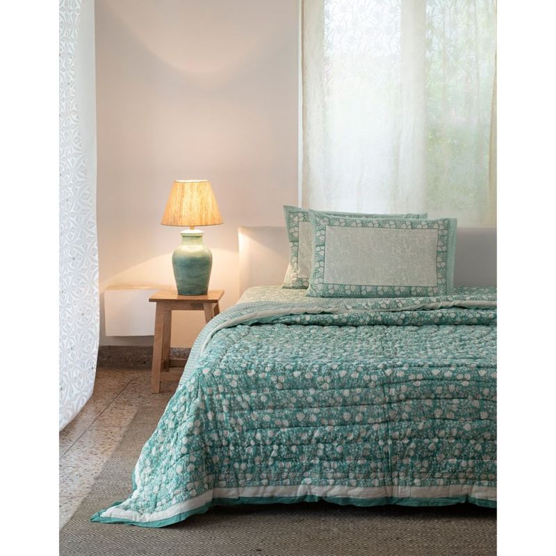 Buy Fabindia Rehmirh Cotton Floral Quilt Online