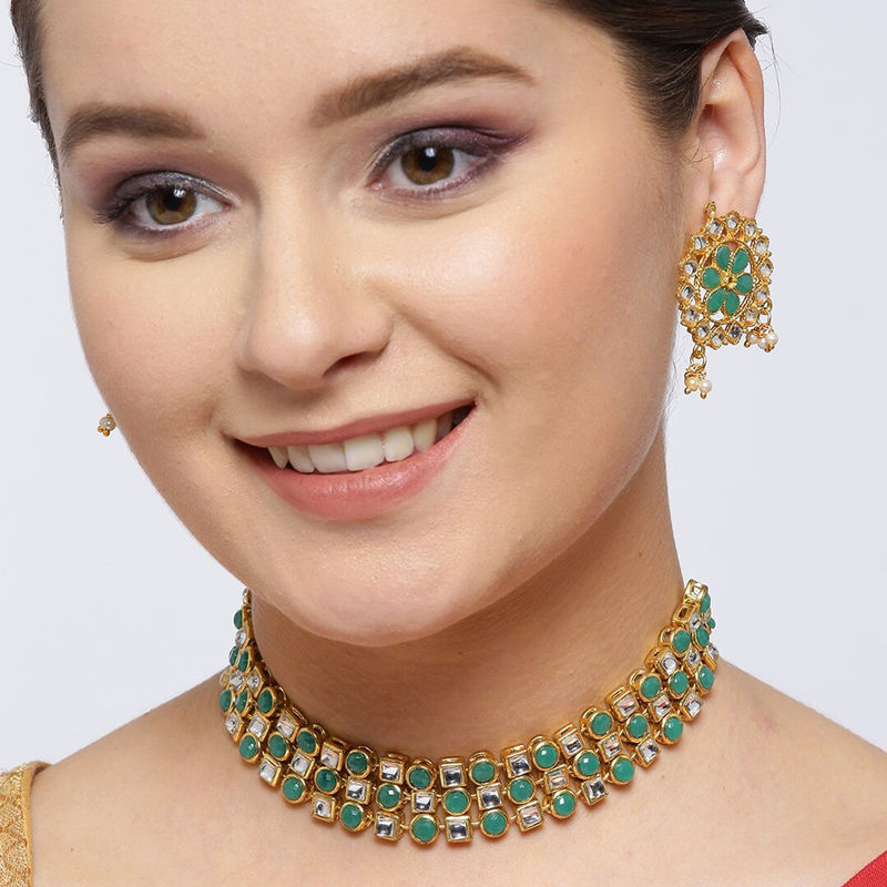Buy Karatcart Kunuz Kundan Necklace with Green Stone with Earrings Online