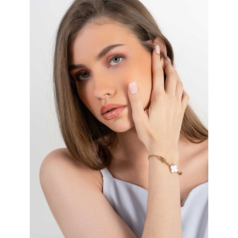 Buy ZAISHA 18K Gold Plated Classy Clover White Minimal Bracelet Online