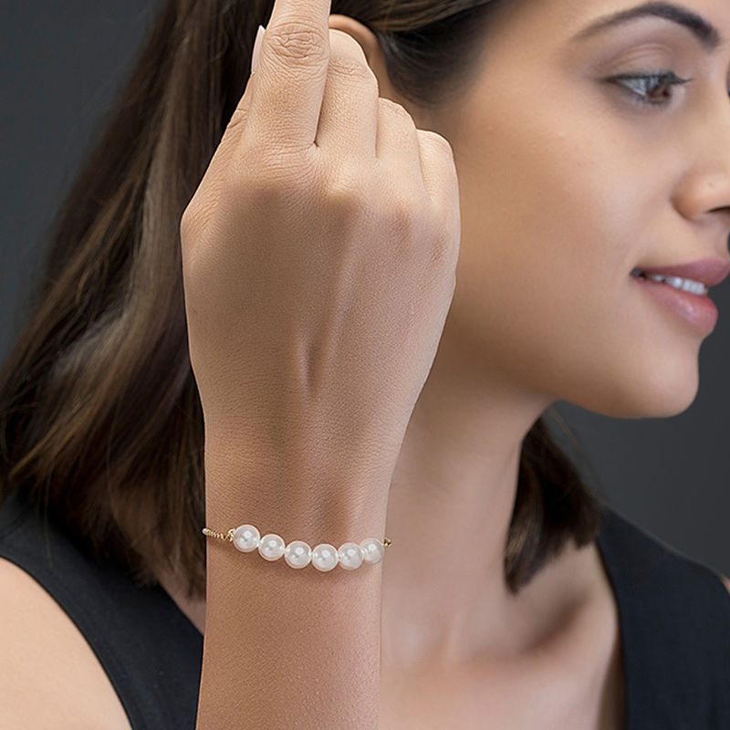 Fablestreet Adjustable Shell Pearl Flexible Cream Bracelet: Buy Fablestreet Adjustable Shell ...