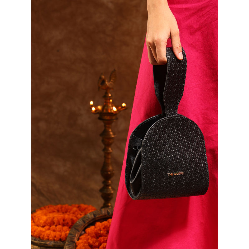 Buy THE GUSTO Mia Bucket Wristlet Black Clutch (S) Online