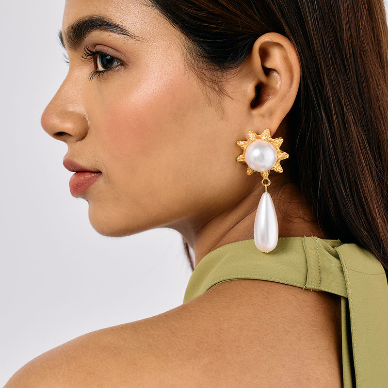 Buy Pipa Bella by Nykaa Fashion White And Gold Pearl Statement Drop ...