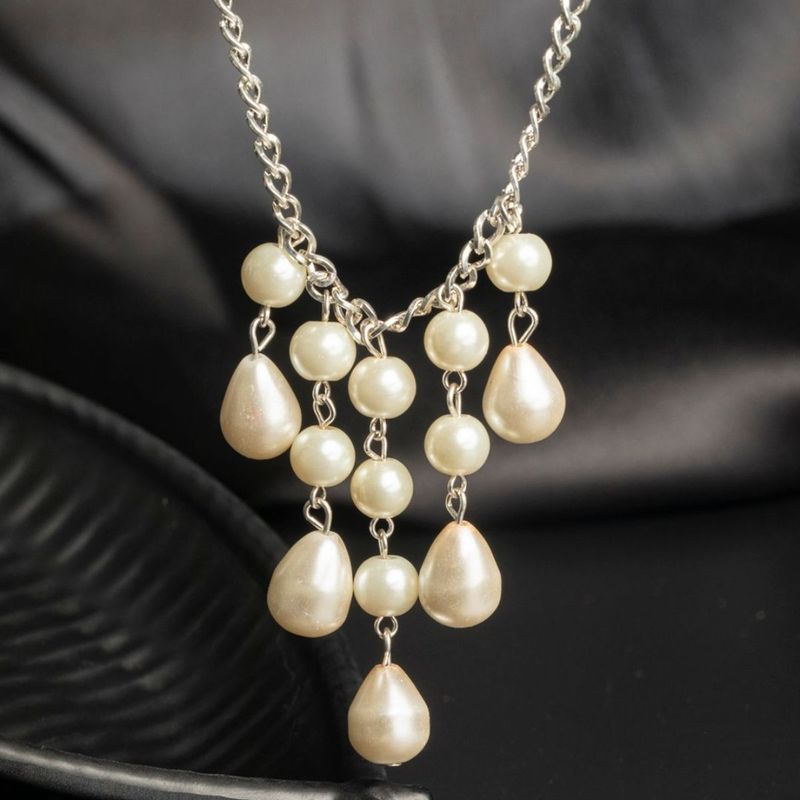 Buy PRITA Classic Pearl Drop Silver Linked Necklace Online