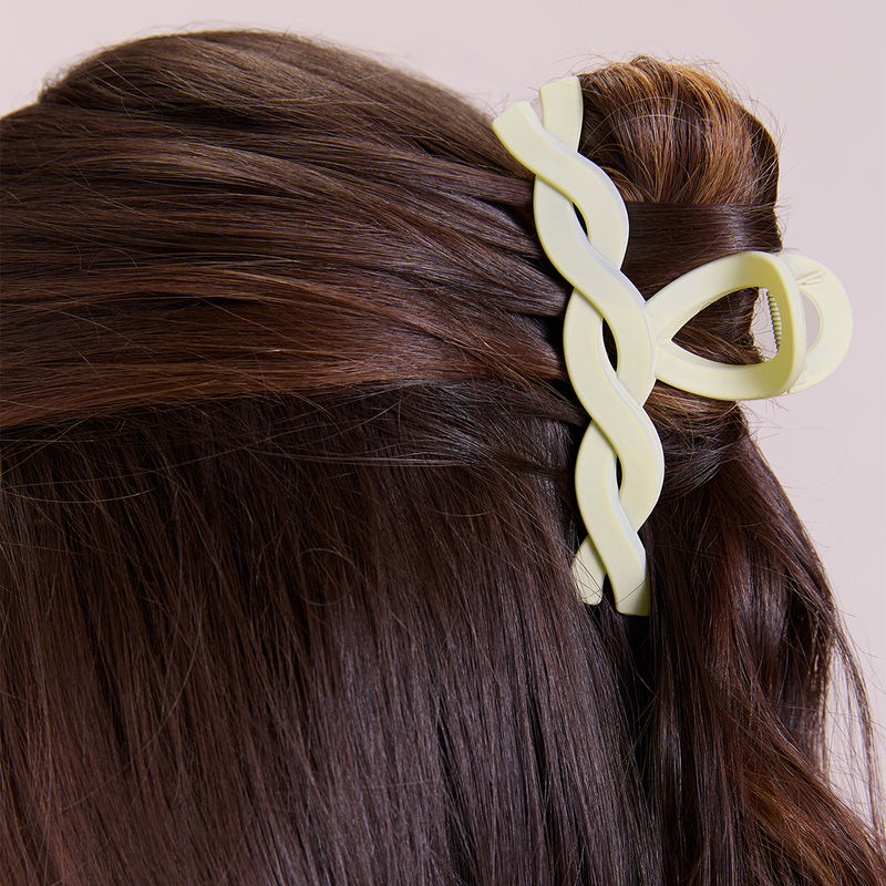 Buy MIXT by Nykaa Fashion Yellow Solid Oversized Intertwined Hair Claw ...