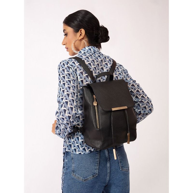 Twenty Dresses by Nykaa Fashion Black Textured Zipper Detailed Backpack ...
