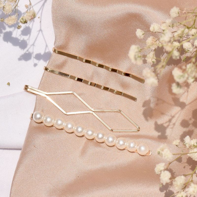 Buy Joker & Witch Ava Set Of 4 Hair Pins For Women Online