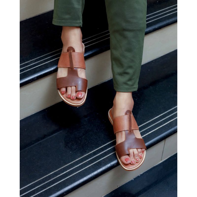 Buy CHERE Premium Women Leather Look Flat Online