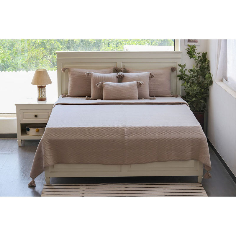 Buy PLUCHI Zig Zag Pale Whisper King Size Bed Cover with 2 Pillow Cover ...