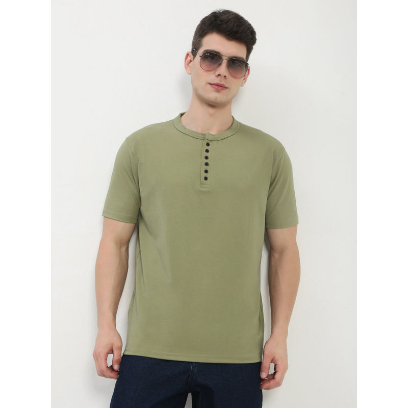 Buy SHOWOFF Men Green Solid Henley Collar T-Shirt Online
