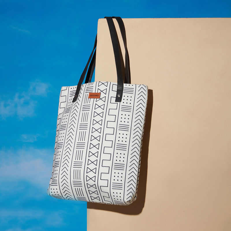 Buy Pipa Bella by Nykaa Fashion Elegant White Geometric Amelia Tote Bag ...