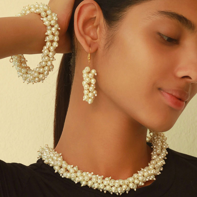 Ayesha Women White & Gold Pearl Studded Evening Party Jewellery Set ...