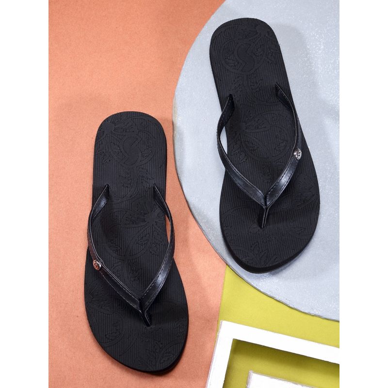 Buy SOLETHREADS Cushion V Black Solid Women Flip Flops Online
