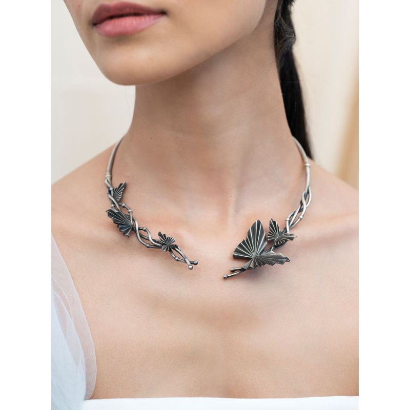 Buy Shaya by CaratLane Chasing My Bold Choices Butterfly Necklace in ...