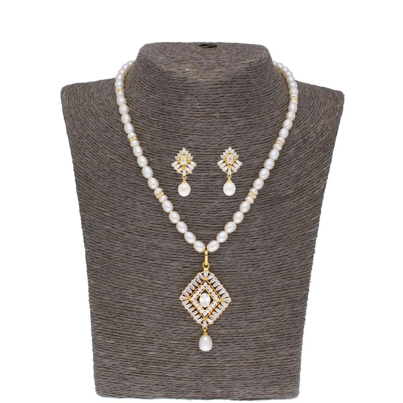 Buy Sri Jagdamba Pearls Abarna Pearl Necklace Set Online