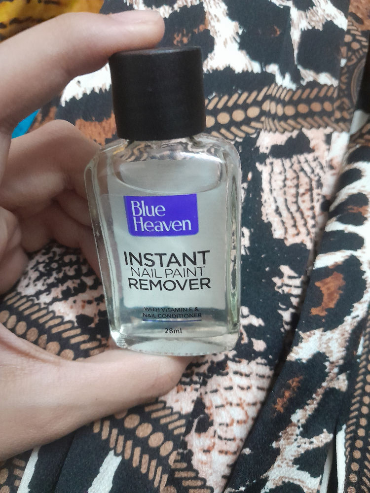 Blue Heaven Instant Nail Paint Remover Reviews Online | Nykaa