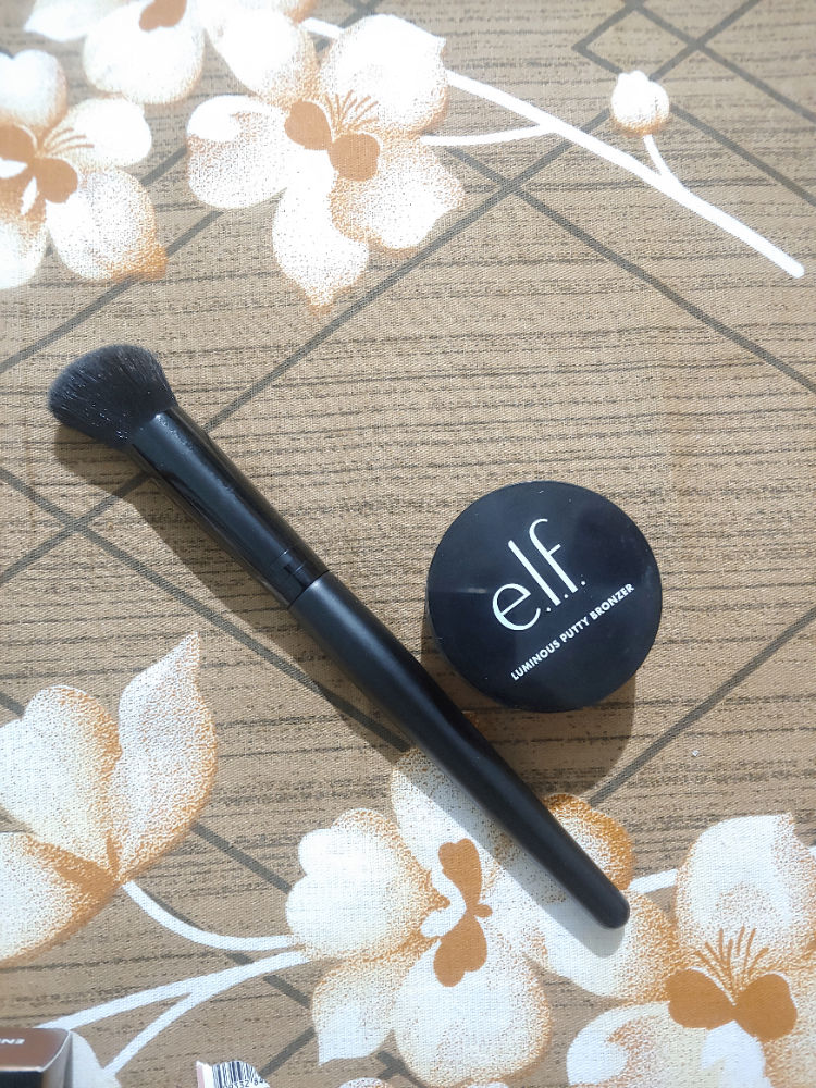 e.l.f. Cosmetics Putty Bronzer Brush Reviews Online | Nykaa
